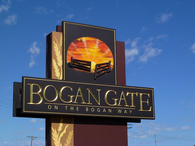 Bogan Gate: Australian history merges in unique moment! – History Parkes